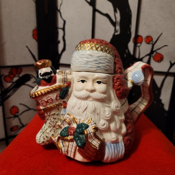 Avon | Holiday | Vintage Old World St Nicolas Avon Santa Claus Teapot ...